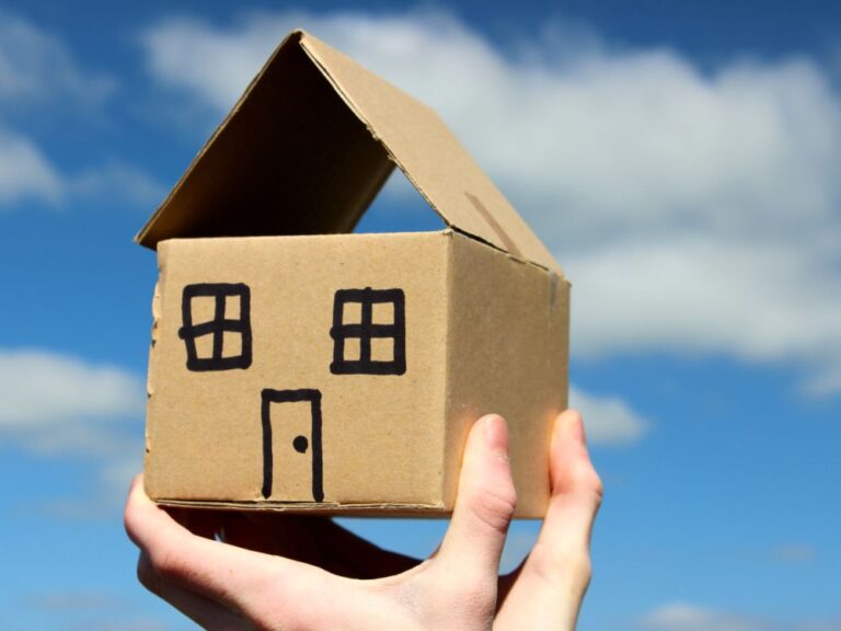 Sustainable Crafts: 9 Eco-Friendly DIY Projects To Do Your P(art)