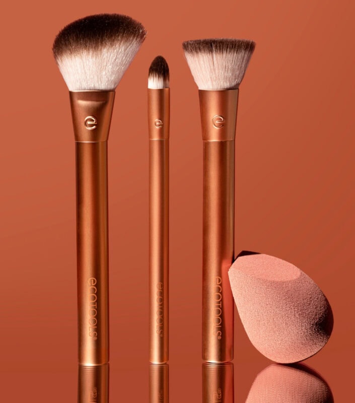 7 Sustainable & Vegan Makeup Brushes For A Fur Free Face