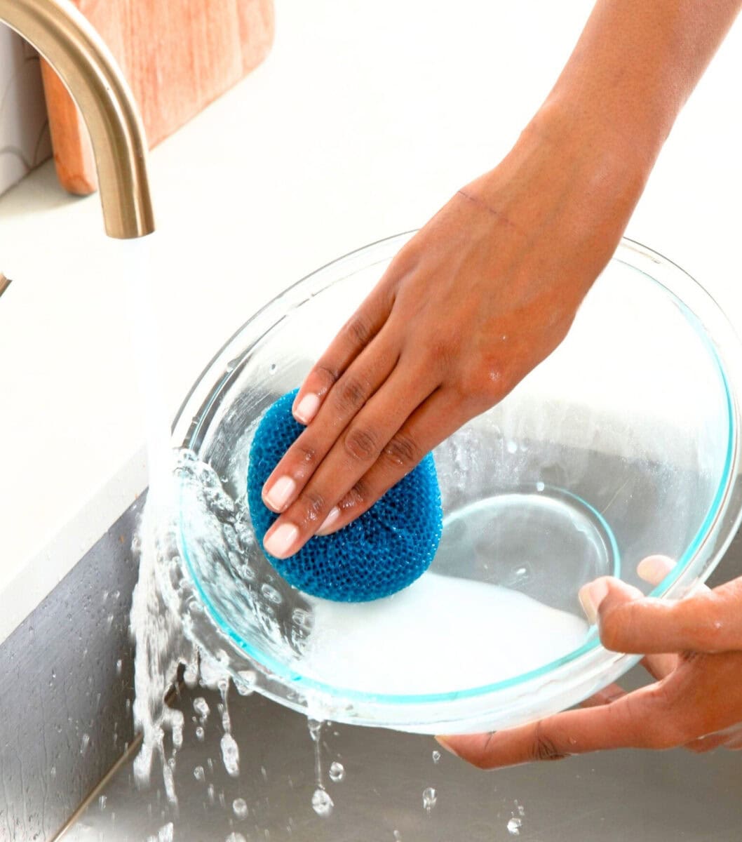 7 Eco-Friendly Sponges For The Kitchen And Bathroom