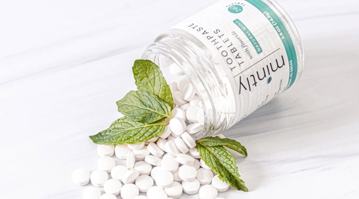 Sustainable Toothpaste Brands - 11 Zero Waste Products To Sink Your ...