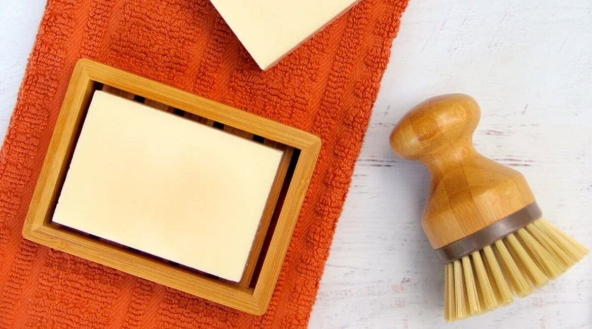 7 Zero Waste Dish Soaps For Clean Plates & Less Waste