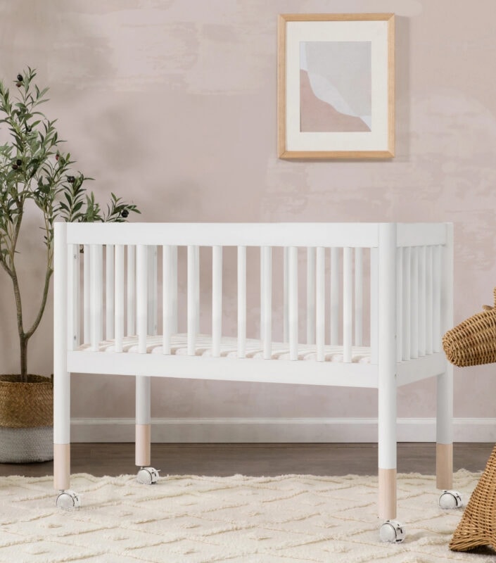 8 Organic & Non-Toxic Bassinets For A Safer Baby Snooze