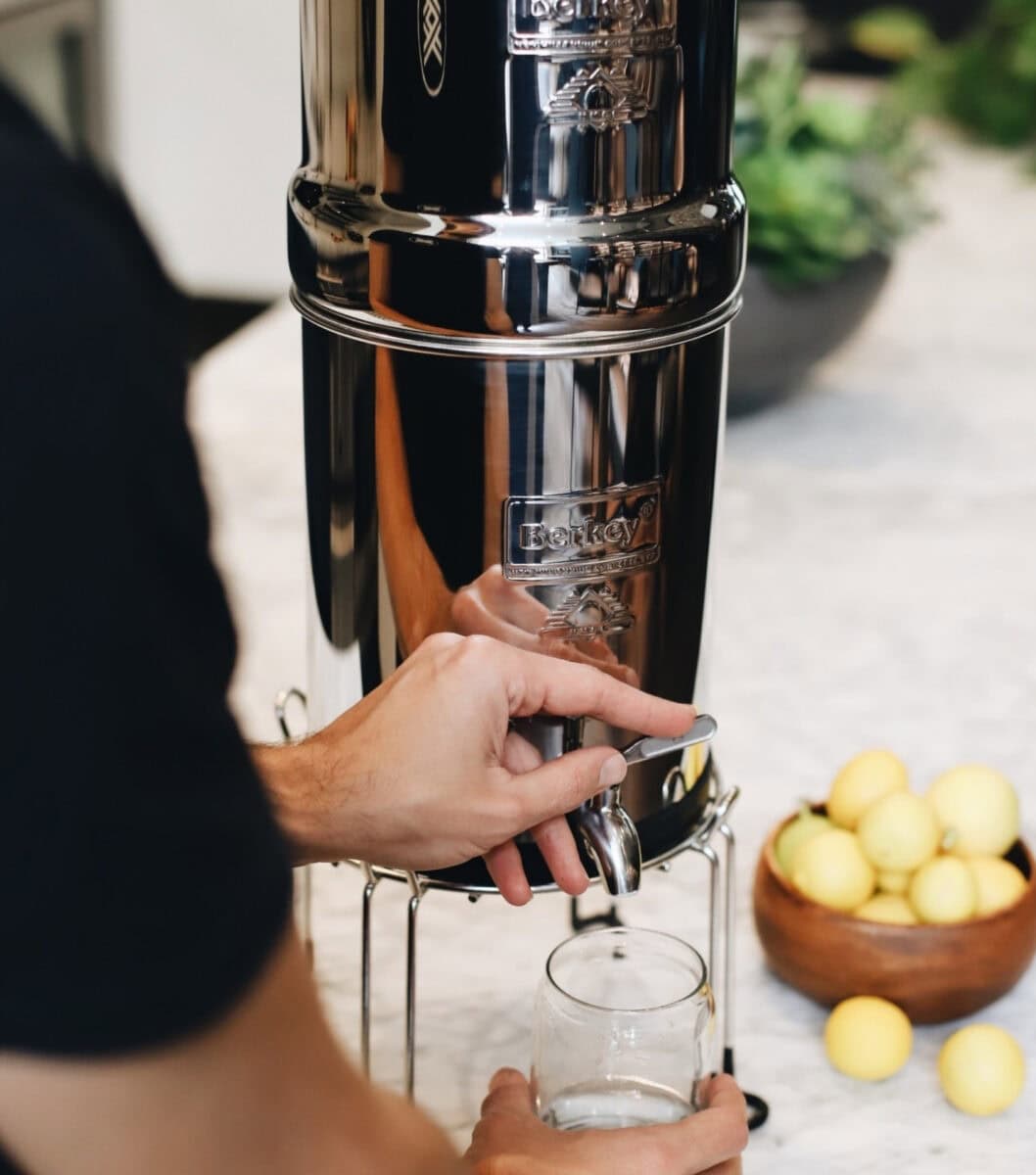 7 (Mostly) Plastic-Free Water Filters Purifying H20 For Non-Toxic Hydration