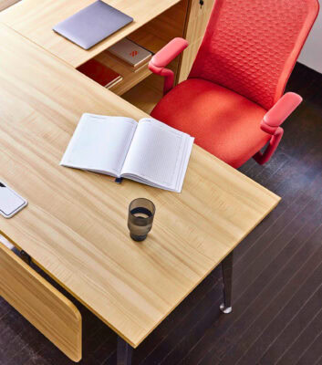 5 Non-Toxic Desks For A Healthier And More Sustainable 9-5