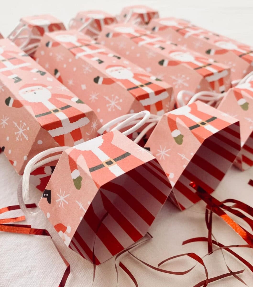 7 Eco-Friendly Christmas Crackers (Including DIY)