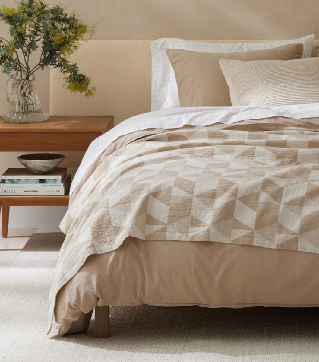 7 Organic Blankets To Naturally Warm Your Body Up