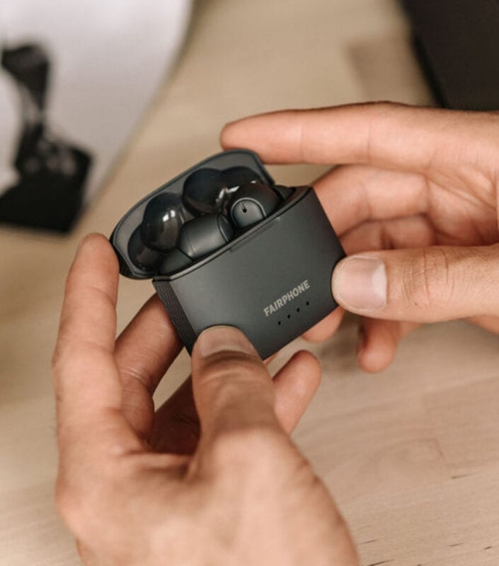 9 Sustainable Electronics Brands Putting The 'E' In Eco-Friendly