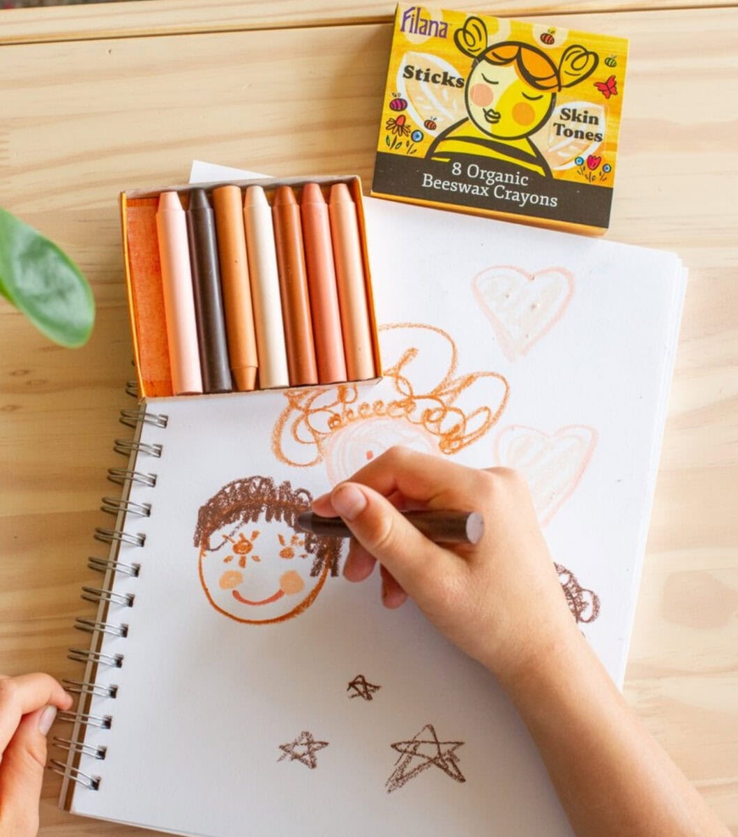 7 Natural & Non-Toxic Crayons To Color Cleanly
