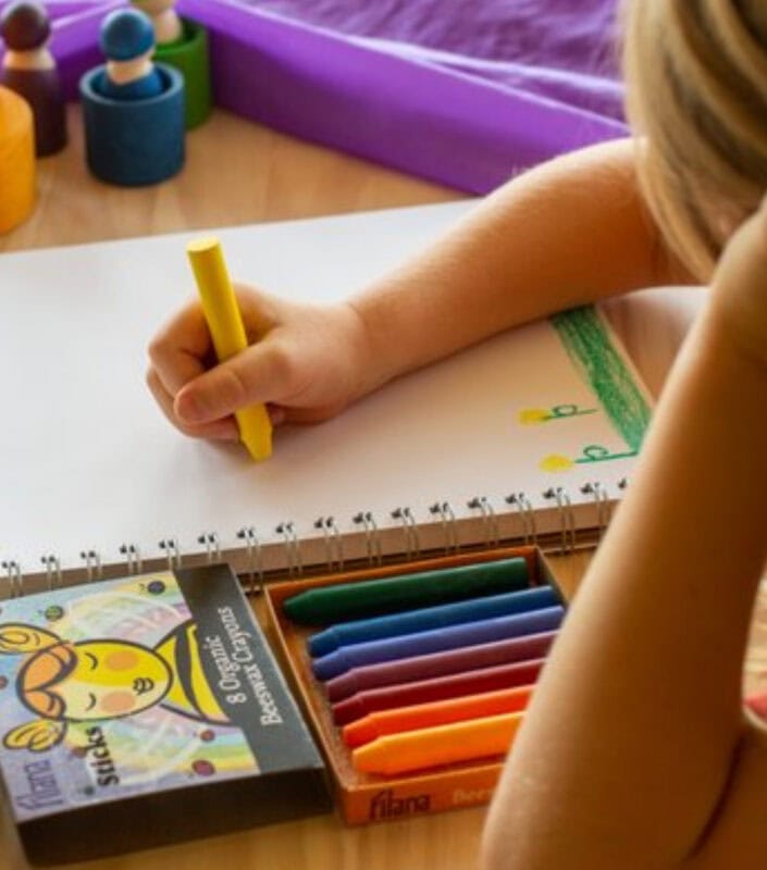 7 Natural & Non-Toxic Crayons To Color Cleanly