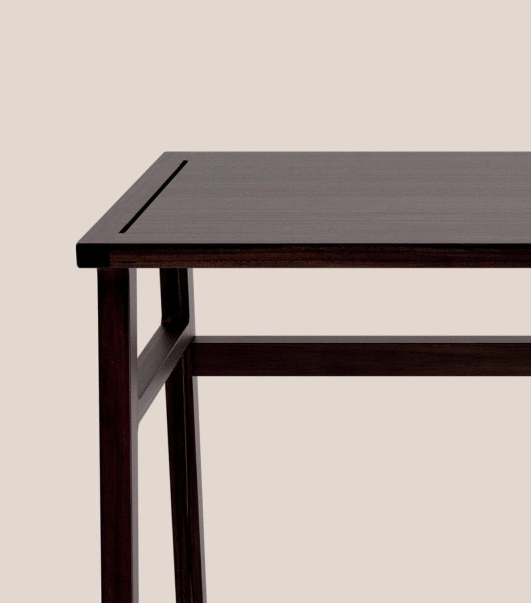 7 Eco-friendly & Non-Toxic Desks For 2025