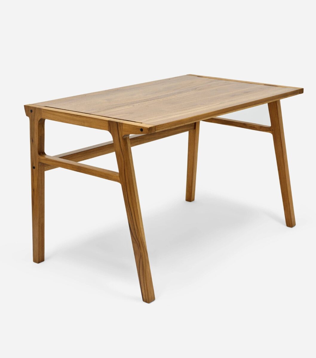 7 Eco-friendly & Non-Toxic Desks For 2025