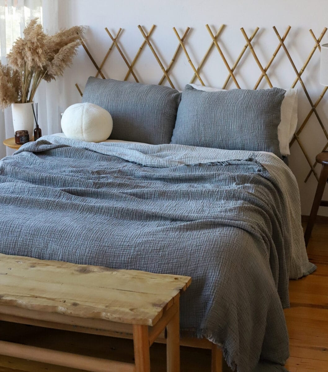 7 Organic Blankets To Naturally Warm Your Body Up