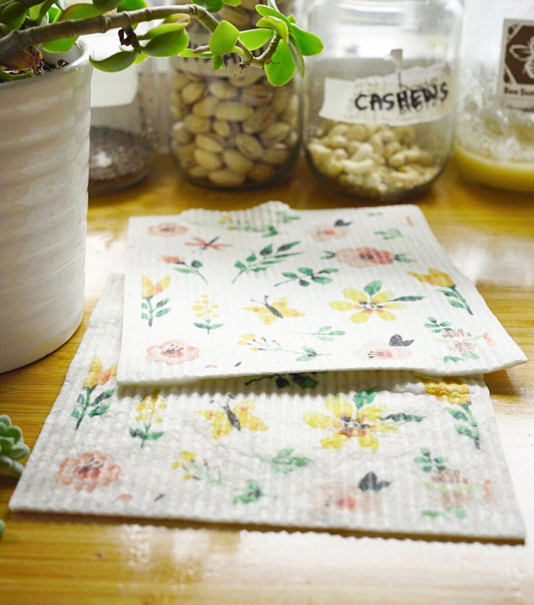 7 Paper Towel Alternatives To Ditch The Flimsy & Embrace Eco-Friendly