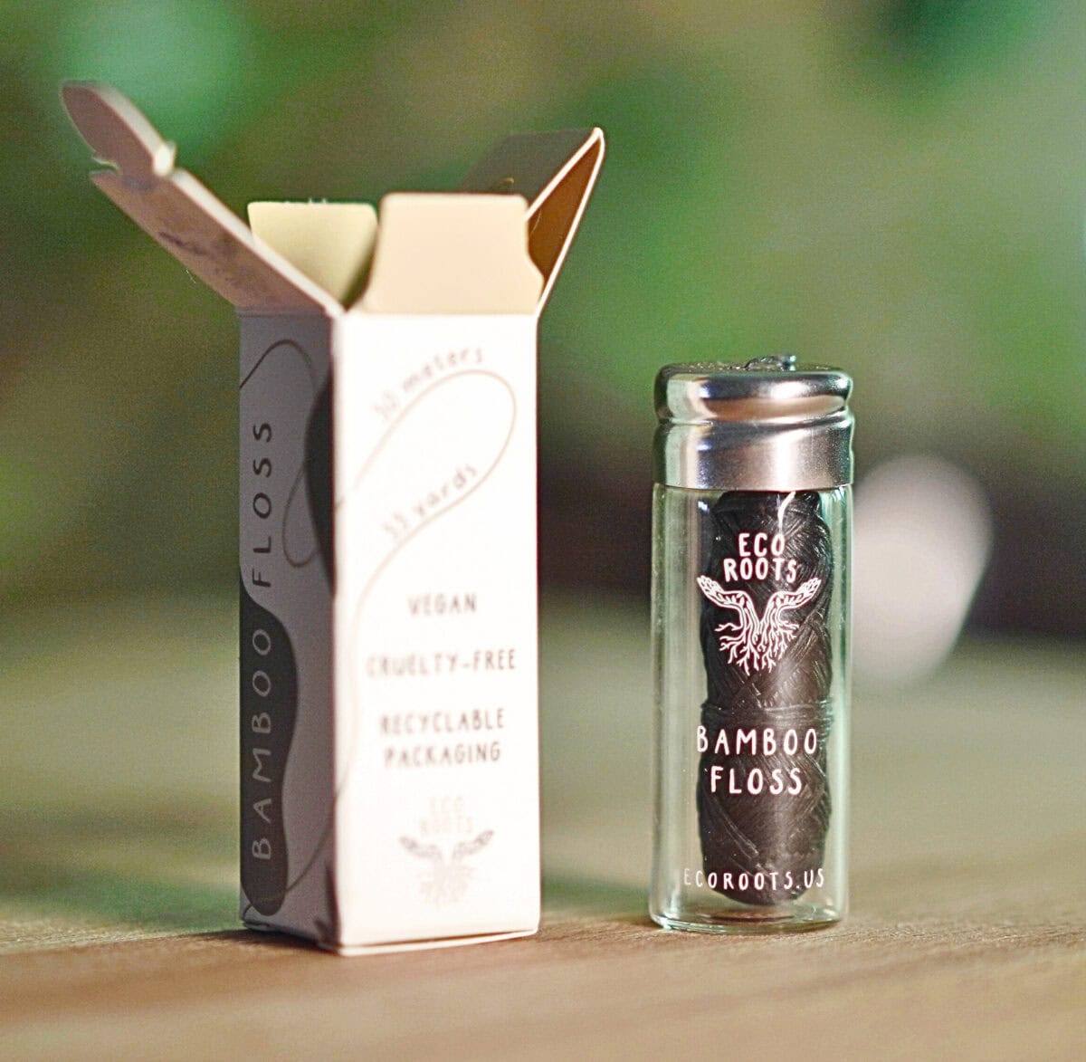 7 Eco-Friendly Floss Brands For a Plaque & Plastic-Free Smile