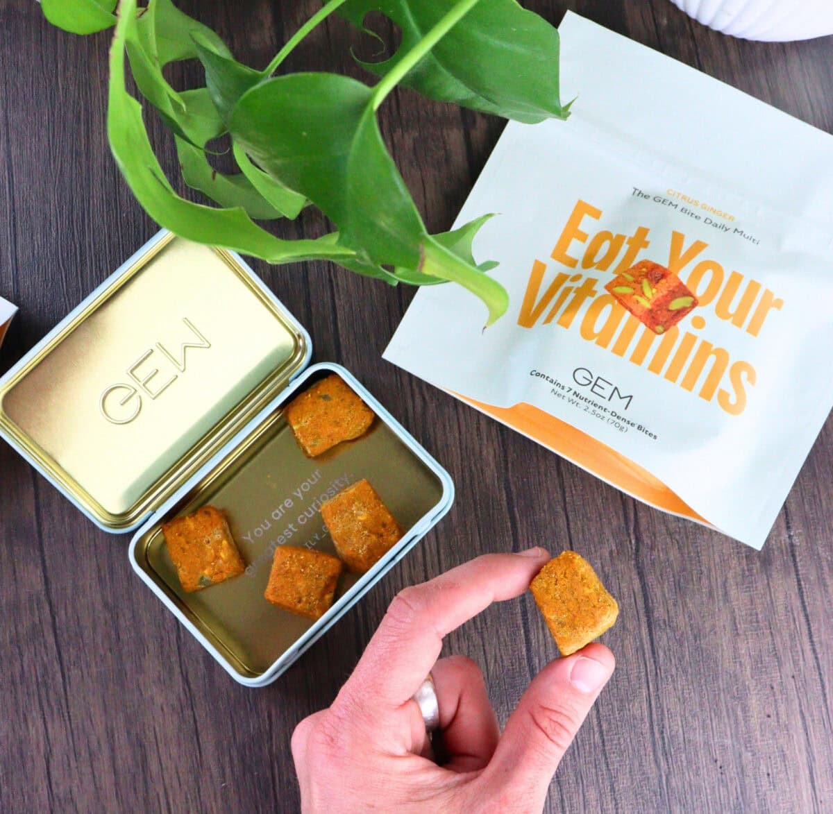 7 Organic Eyeliner Brands Coloring Your Eyes Naturally