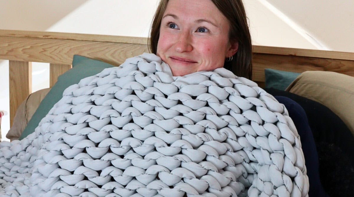 7 Sustainable Blankets For All The Eco-Friendly & Conscious Cozies