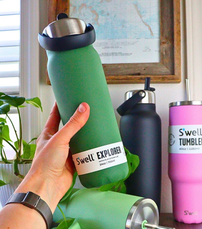7 Plastic-Free Water Bottles For The Best Non-Toxic Hydration