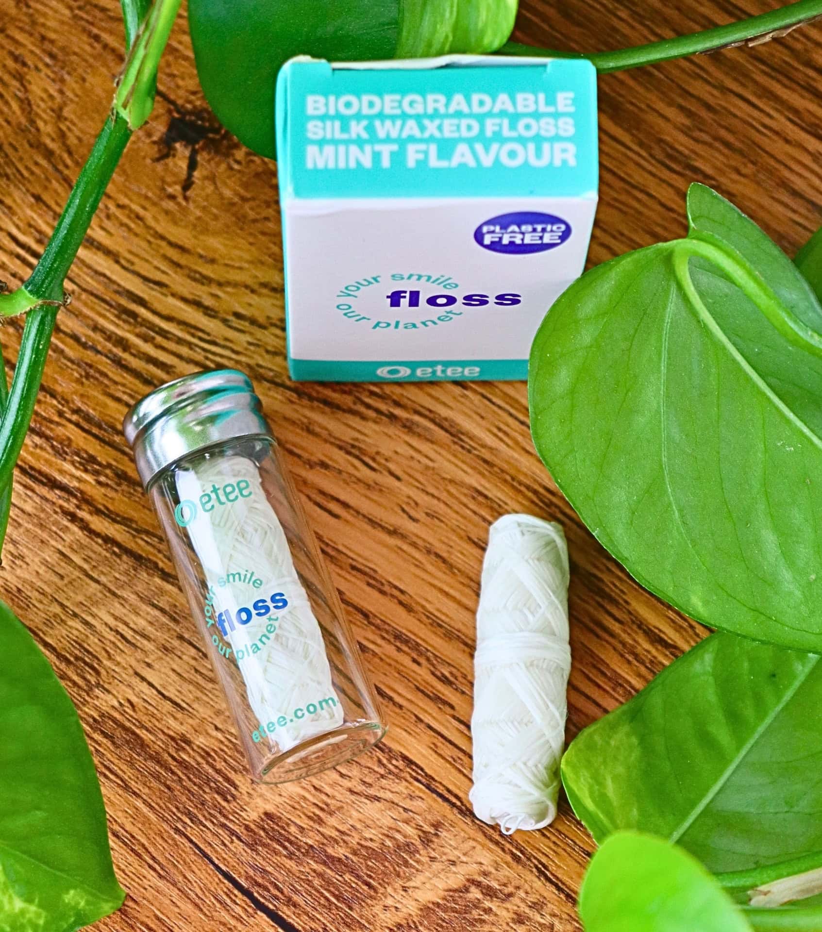 7 Eco-Friendly Floss Brands For a Plaque & Plastic-Free Smile