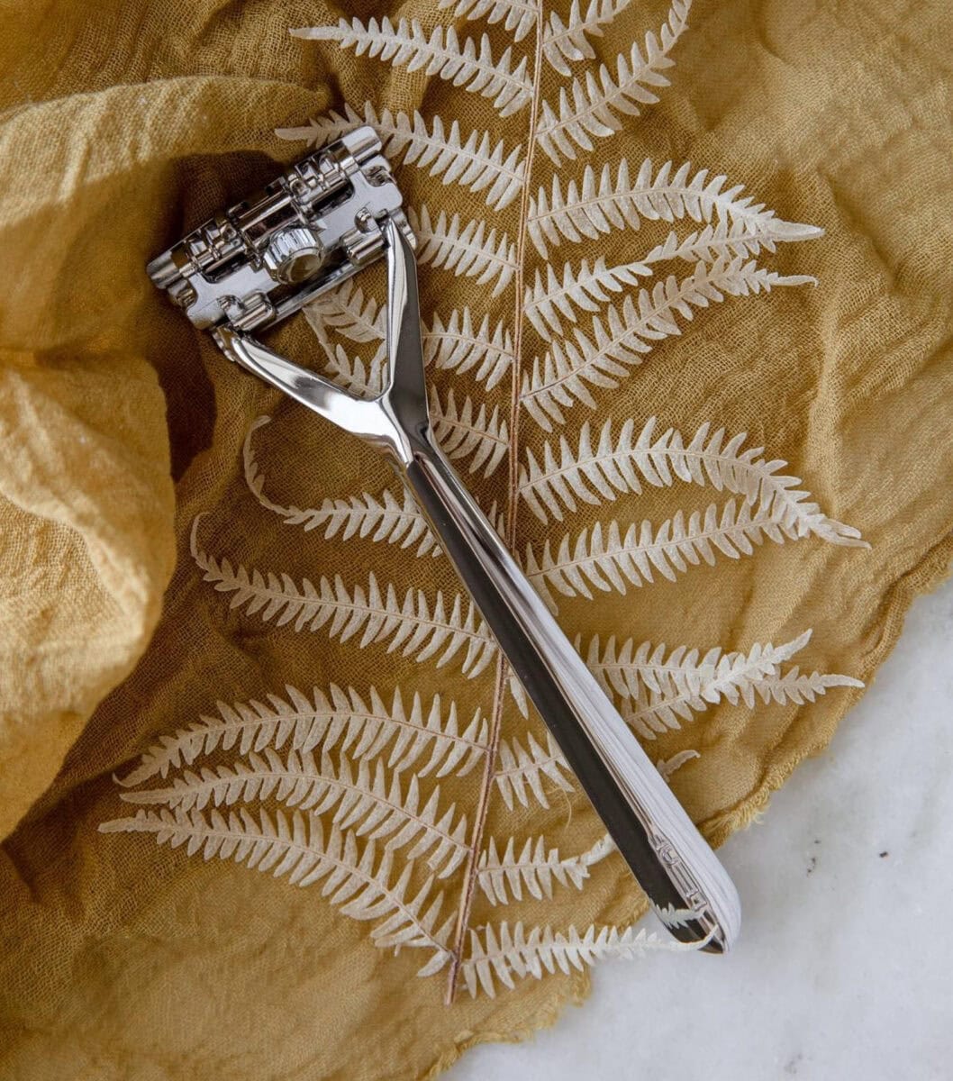 7 Sustainable Women's Razors For a Clean Shave & Cleaner Planet