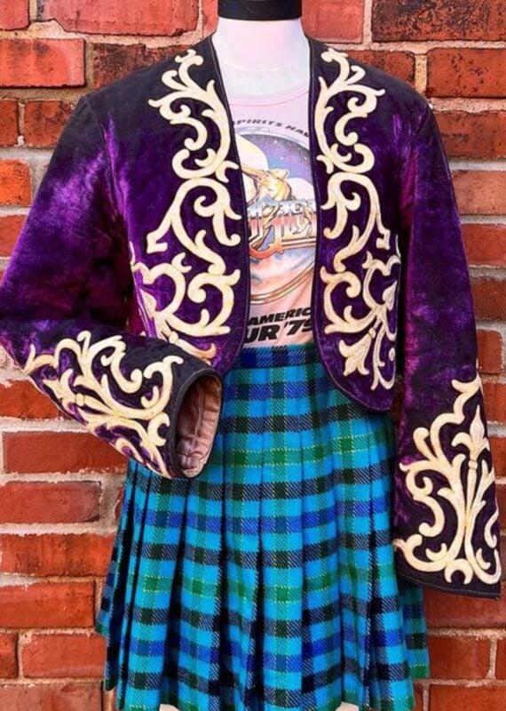 9 Indianapolis Thrift Stores You Don’t Want to Nap On