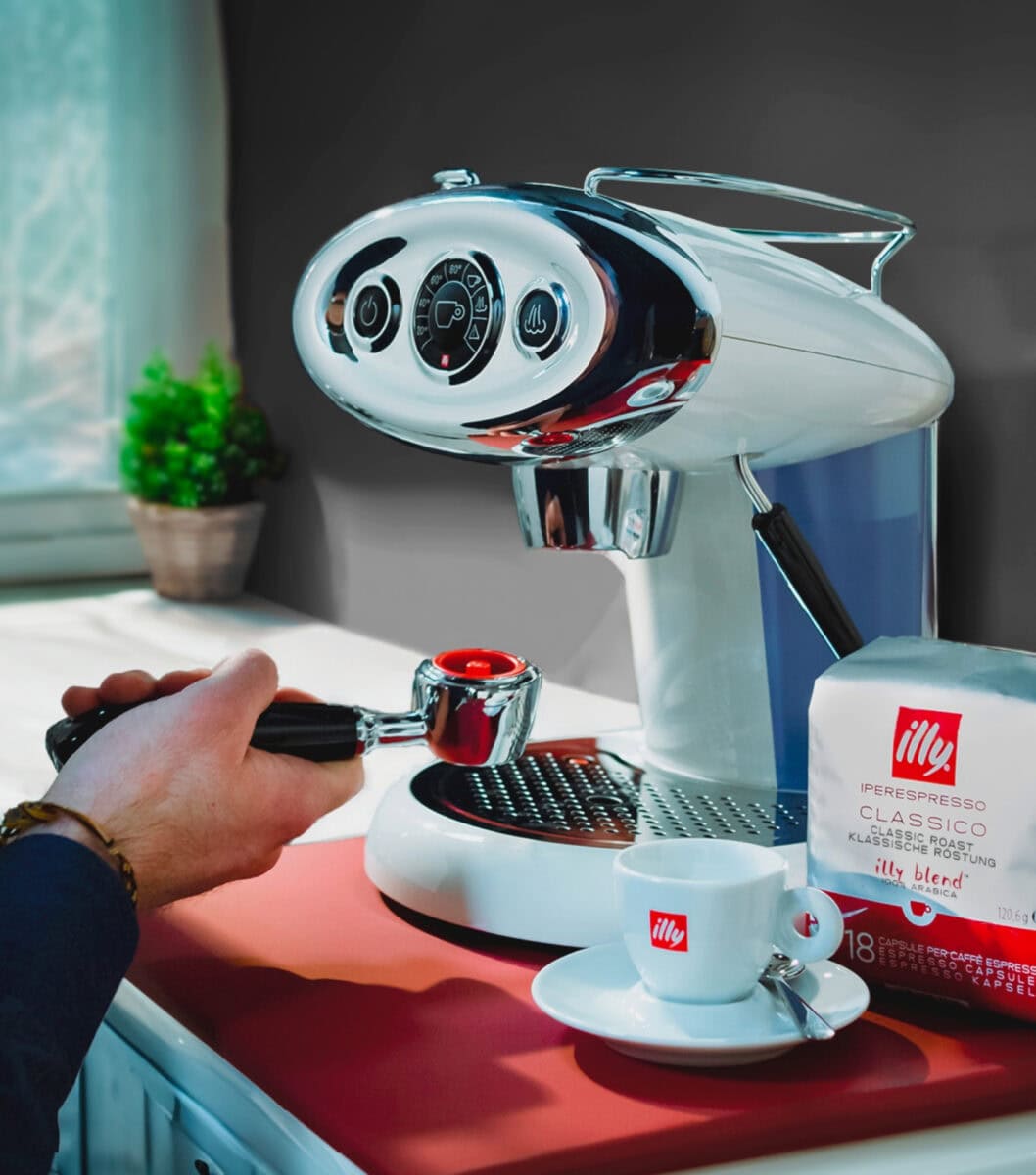 11 Plastic-Free Coffee Makers For A Sustainable, Home Brew