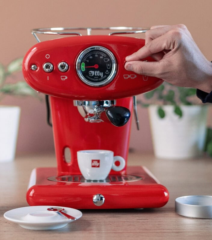 11 Plastic-Free Coffee Makers For A Sustainable, Home Brew