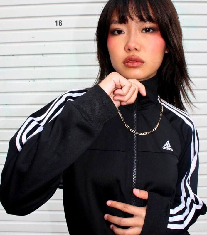 11 Best Online Vintage Stores Reviving Retro Styles & Threads