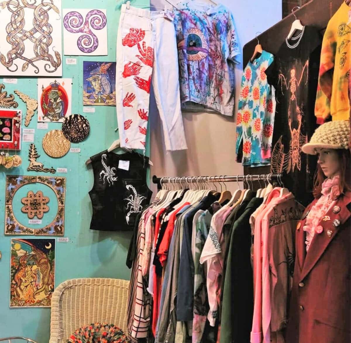 13 Best Thrift Stores In Tampa for Bargain-Seeking Buccaneers