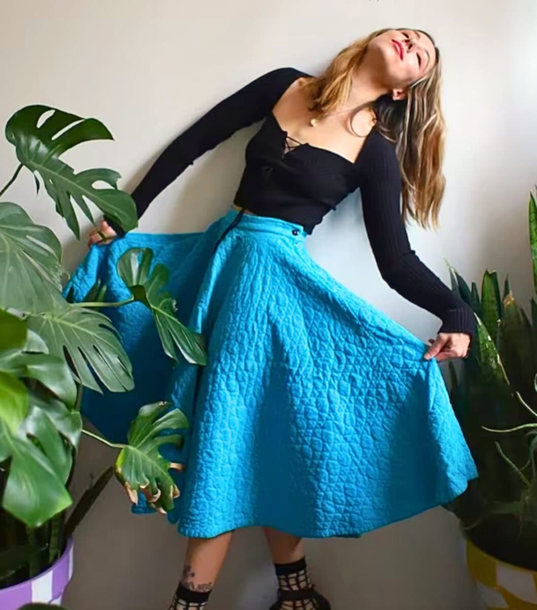 11 Best Online Vintage Stores Reviving Retro Styles & Threads