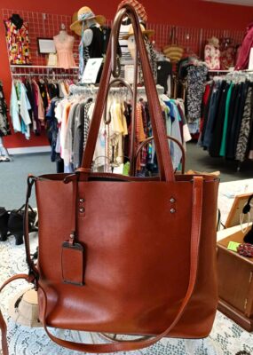 11 Best Thrift Stores in Chicago That Will Blow You Away