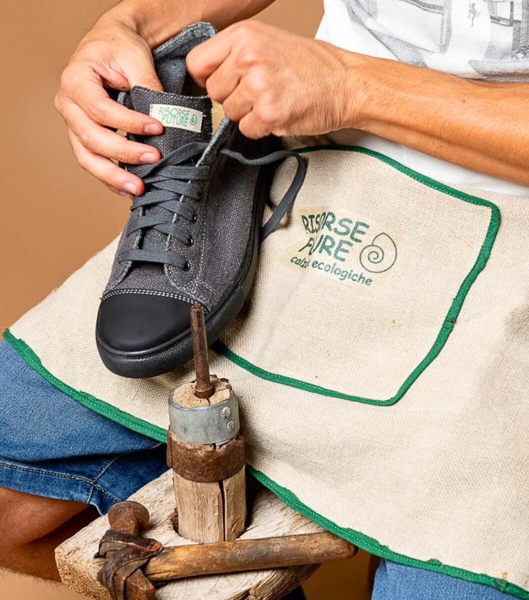 7 Best Hemp Shoes For Comfort & Performance