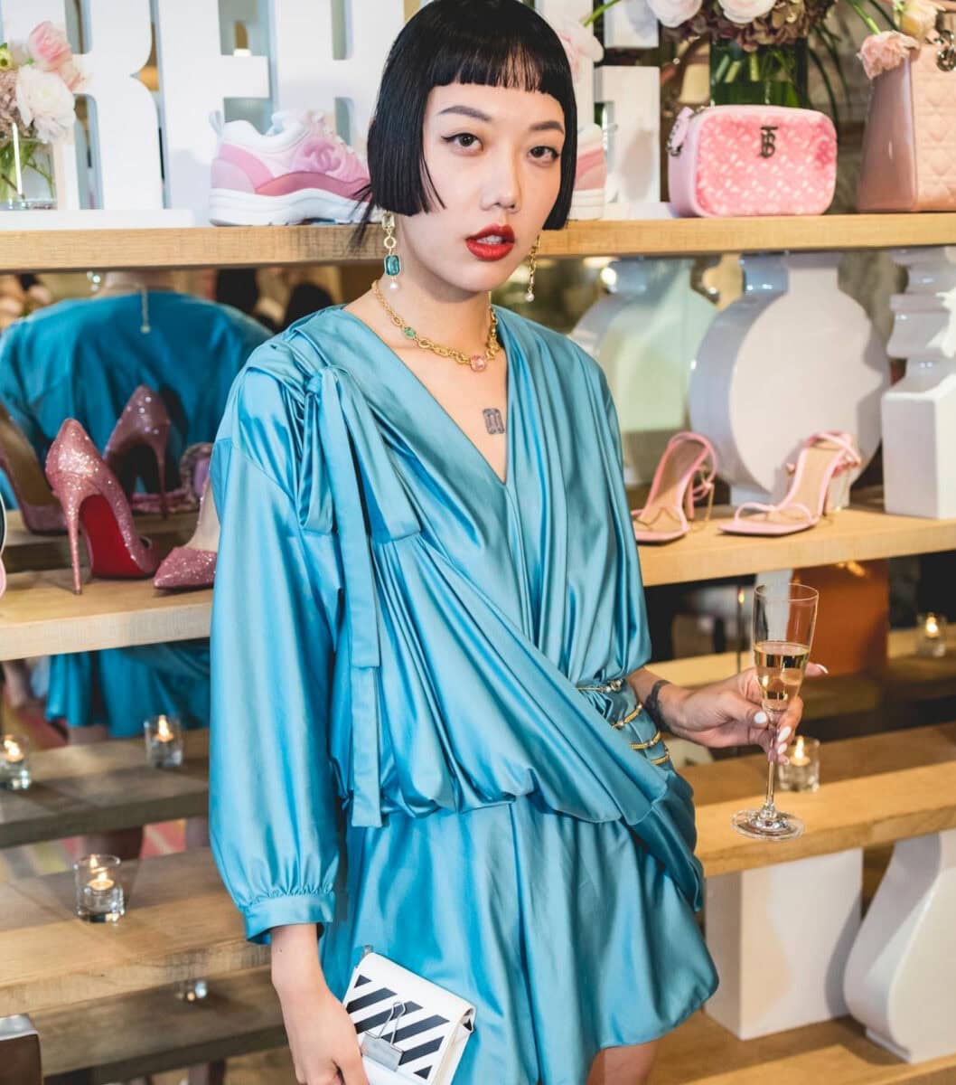 11 Best Online Vintage Stores Reviving Retro Styles & Threads