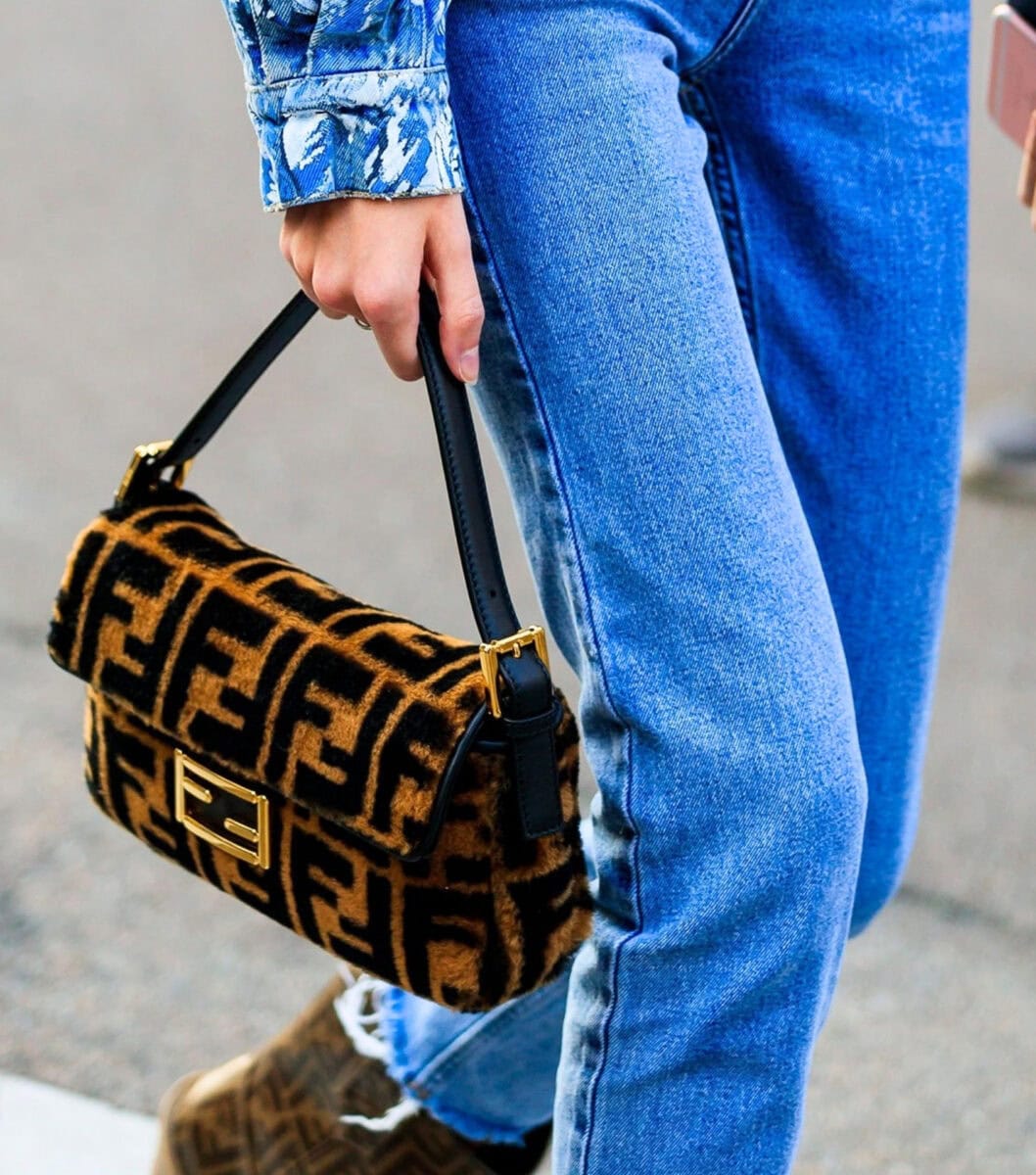 11 Best Online Vintage Stores Reviving Retro Styles & Threads