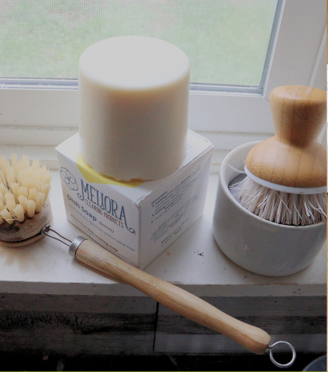 7 Zero Waste Dish Soaps For Clean Plates & Less Waste