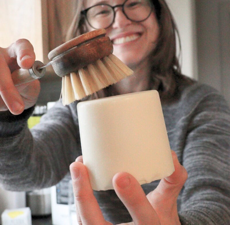 7 Zero Waste Dish Soaps For Clean Plates & Less Waste