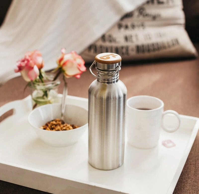 8 Plastic-Free Water Bottles For Better Non-Toxic Hydration