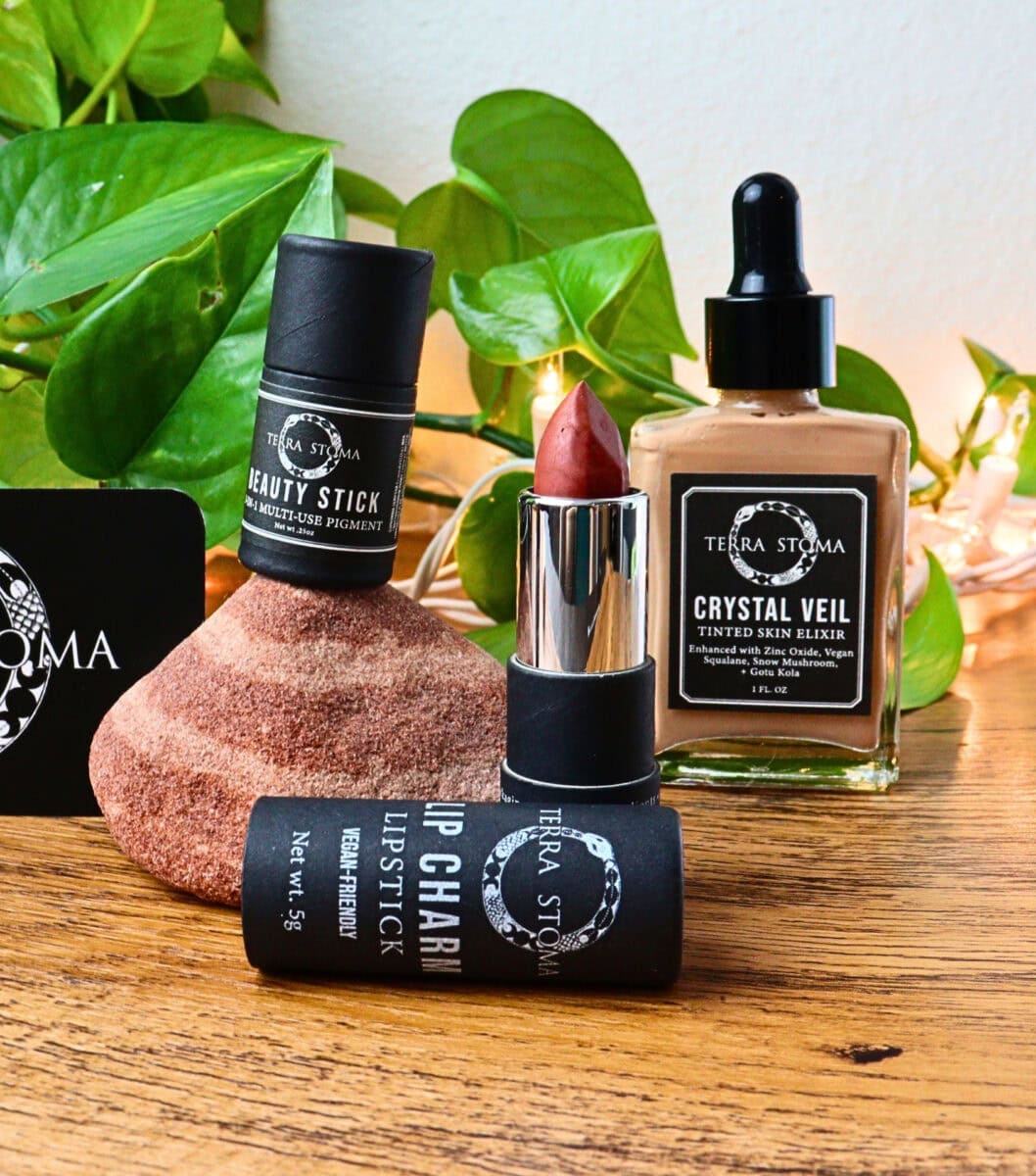 11 Zero Waste Makeup Brands (Plastic-free & Refillable)